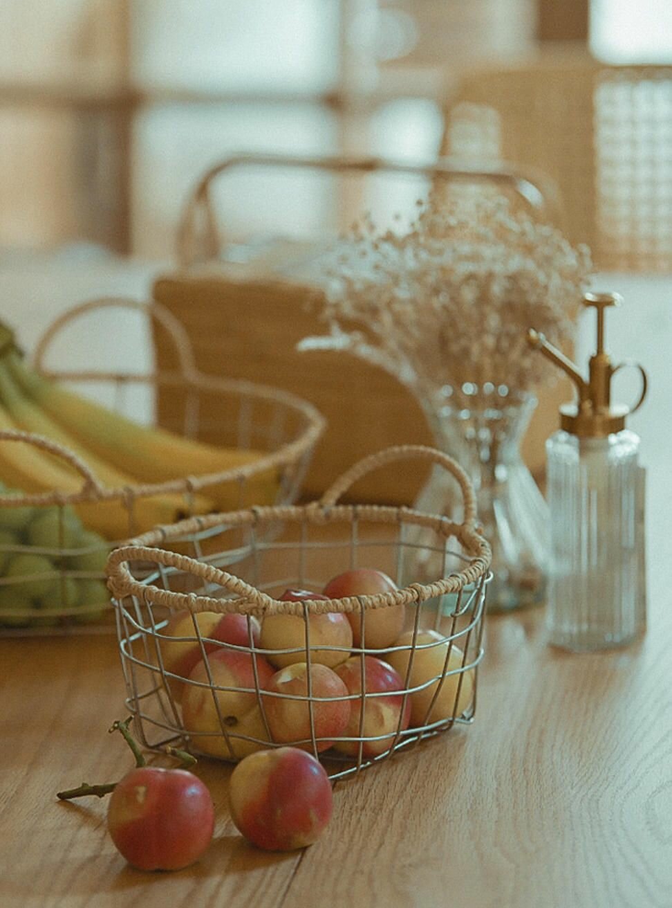 Металлическая сетчатая корзина с ручками