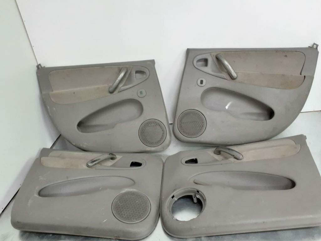 Обшивка двери Citroen Xsara Picasso 2002 9634428077
