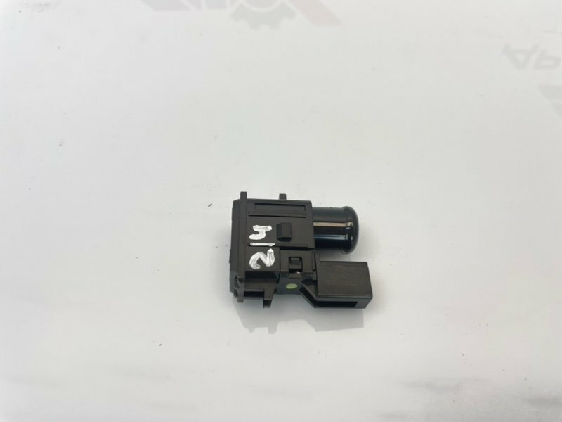 Б/У датчик температуры воздуха в салоне Haval Jolion 2022 GW4G15K 64114 HAVAL арт. 8112300CV08XA