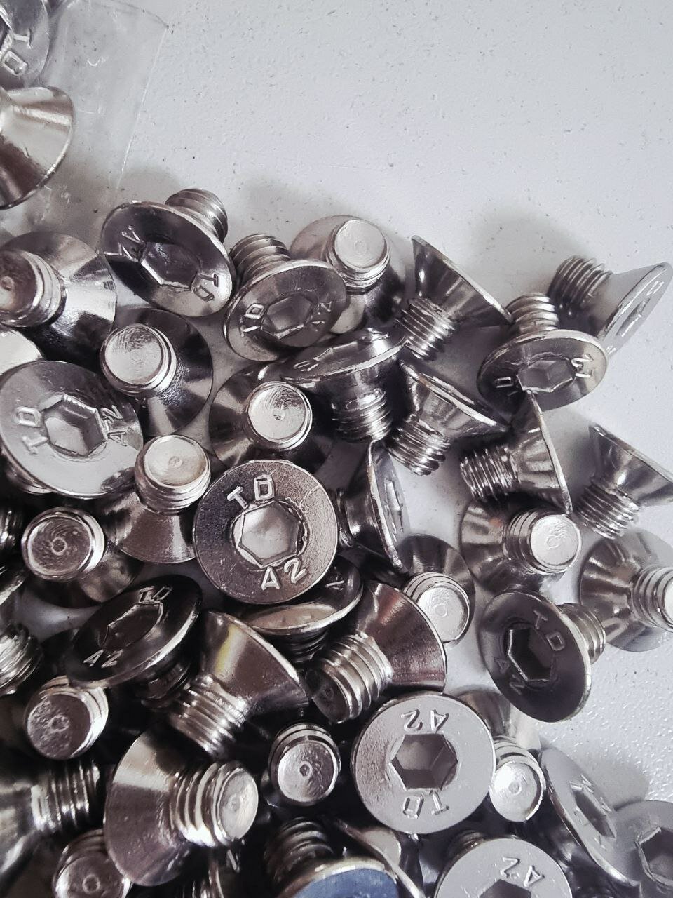 Винт высокопрочный с потайной головкой и внутренним шестигранником (HX) А2, полная резьба, под ключ DIN 7991 6*8 (100шт-1уп) Wurth, Германия