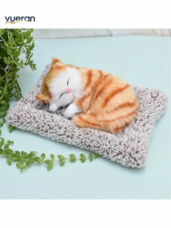 Мягкая игрушка спящий кот со звуком / Фигурка Спящий котенок на коврике со звуком "Мяу" / Милый котик