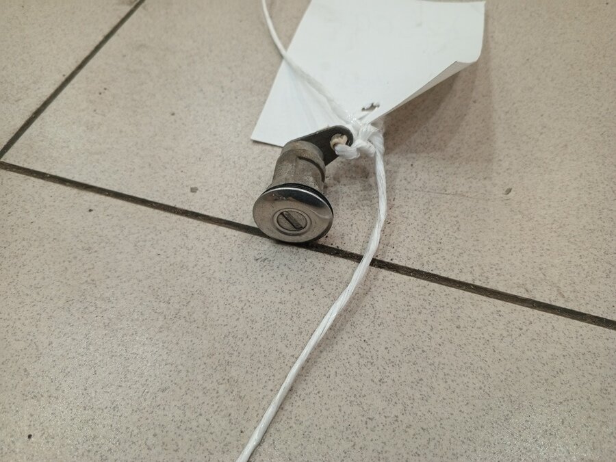 Личинка замка двери от Kia Rio 2000-2005