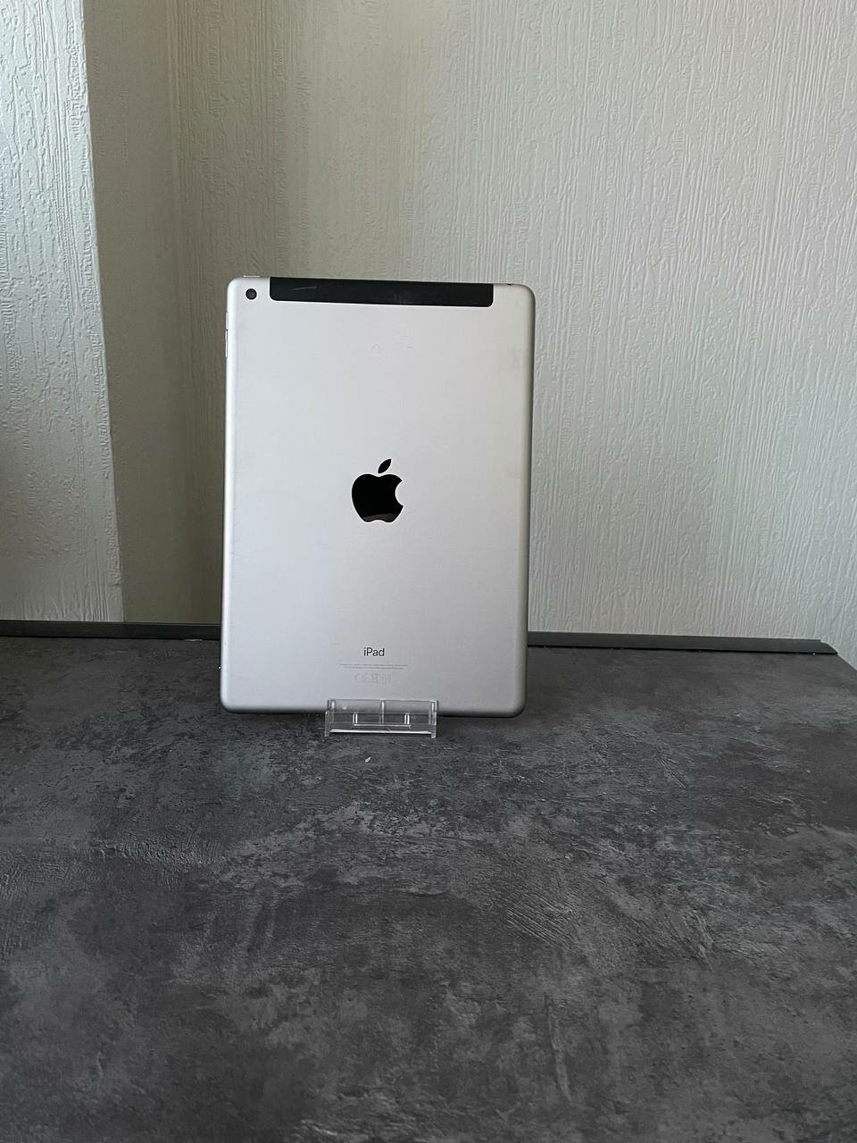 9.7" Планшет Apple iPad 6 2018, 2048×1536, Wi-Fi+ Cellular, 2/32 ГБ, Серый