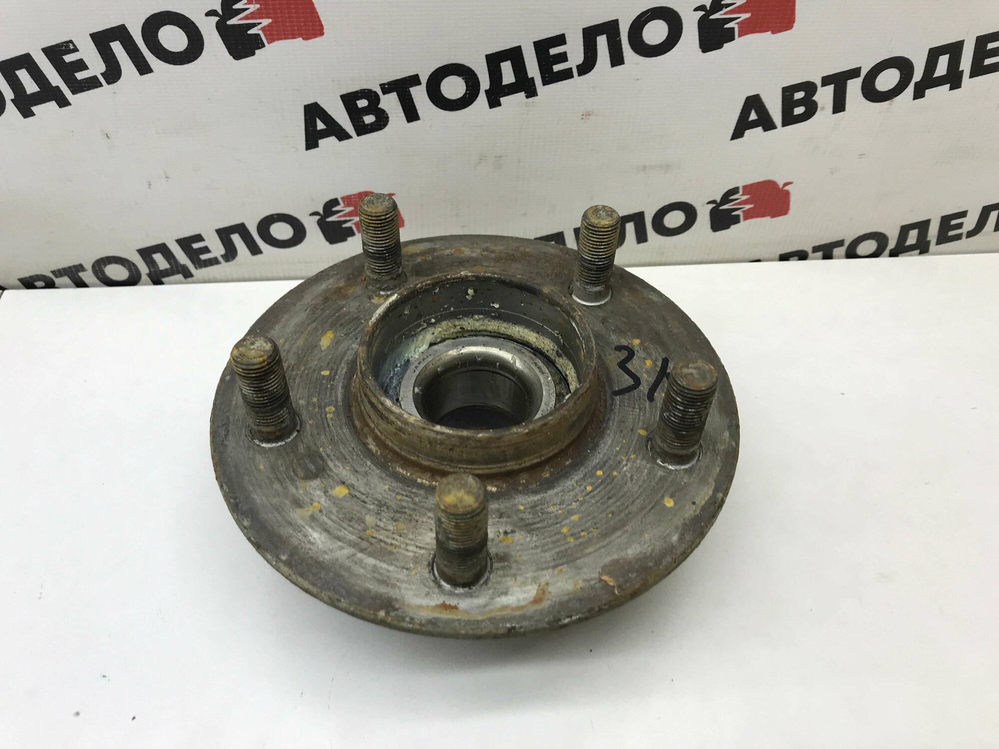 Ступица задняя левая Nissan Maxima A33 2000 г.в