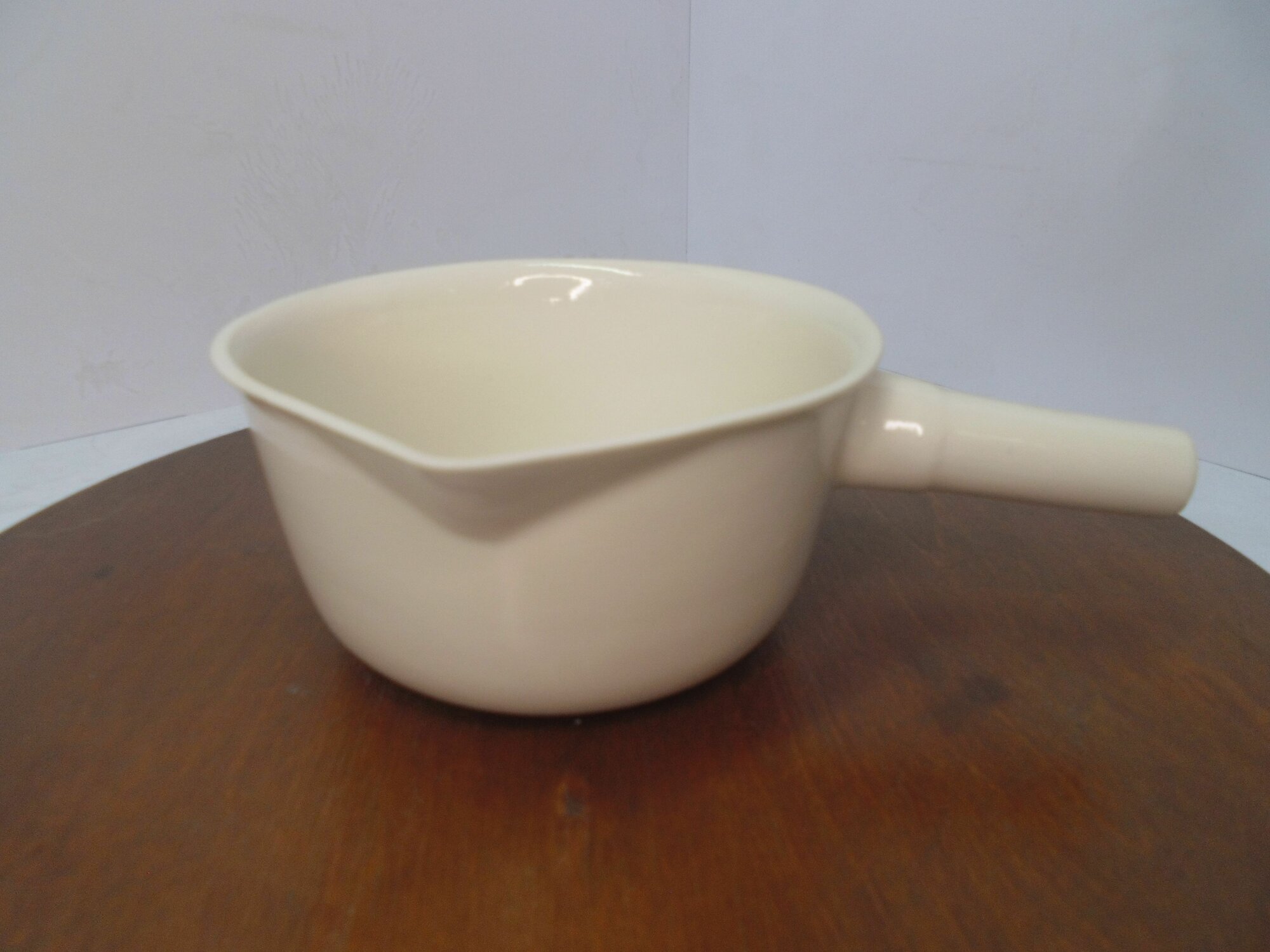 Лабораторная фарфоровая кастрюля с ручкой 500 мл