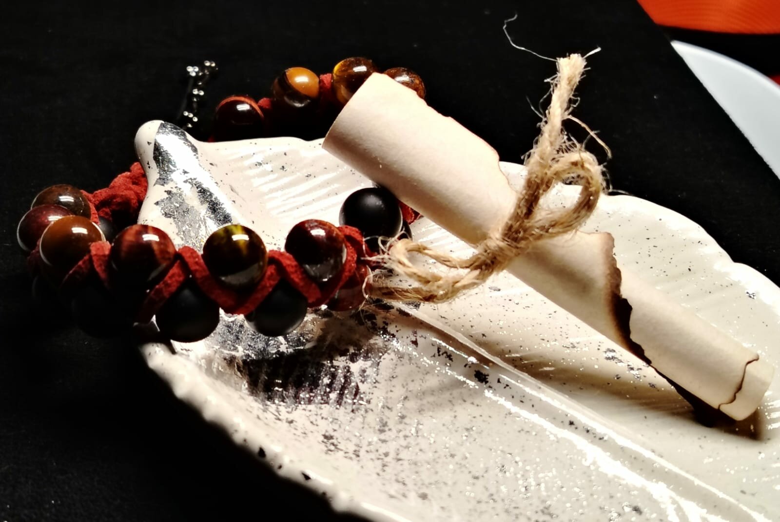 Плетеный браслет