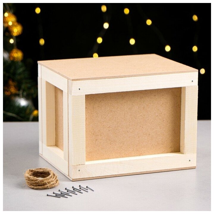 Подарочная коробка "Бандероль" деревянная с гвоздями и веревкой 20×16×15 см