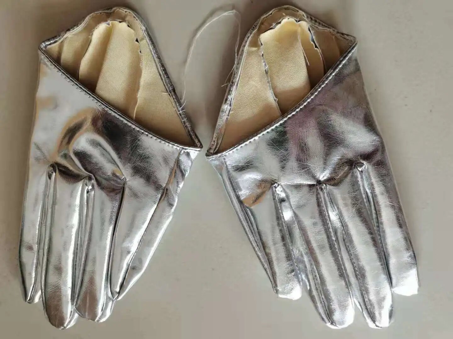 Перчатки HVATILAW для взрослых и детей