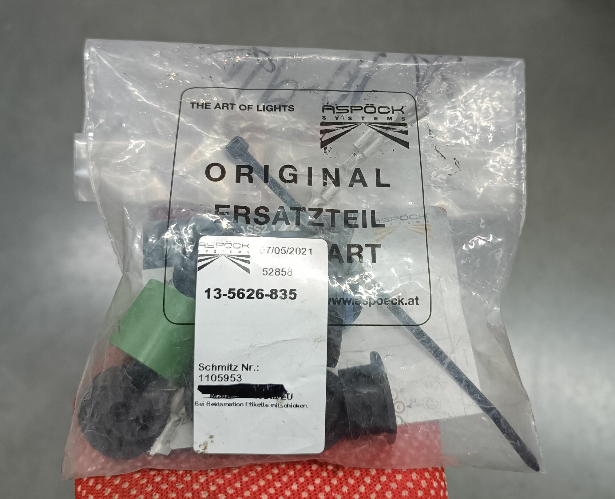 Коннектор Bayonet 7-pin для фонарей EUROPOINT (зеленый) SCHMITZ , арт. 1105953 Schmitz