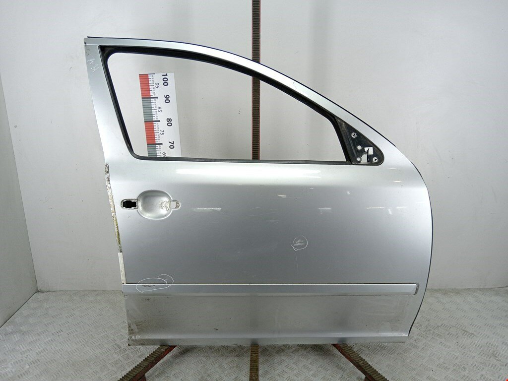 Дверь передняя правая Skoda Octavia 1Z 1Z0831056 арт. 2224284