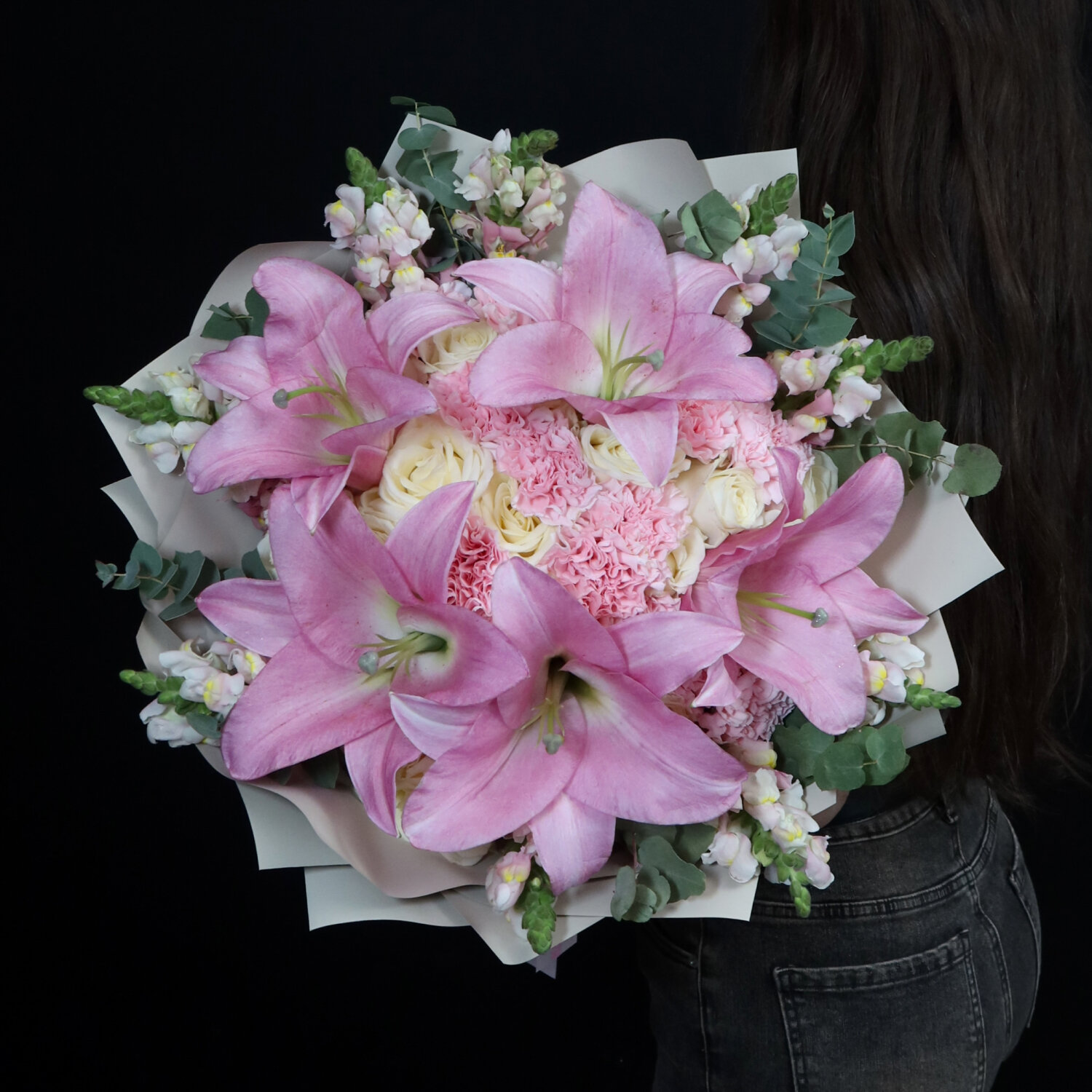 Тот самый tiktok букет, букет с лилиями и розами, нежный розовый букет с гвоздиками