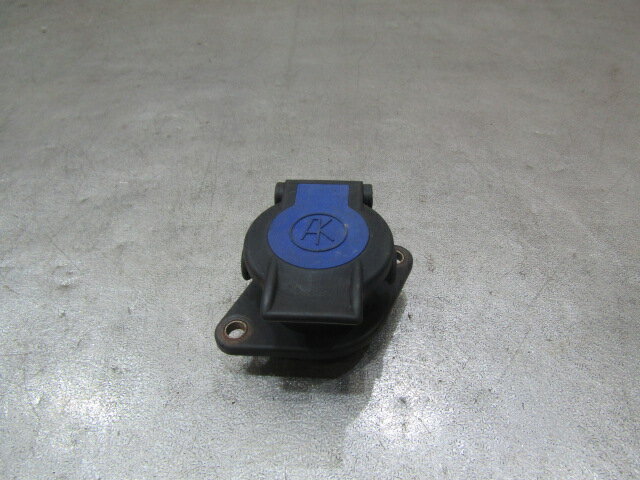 Разъем штепсельный Renault Premium