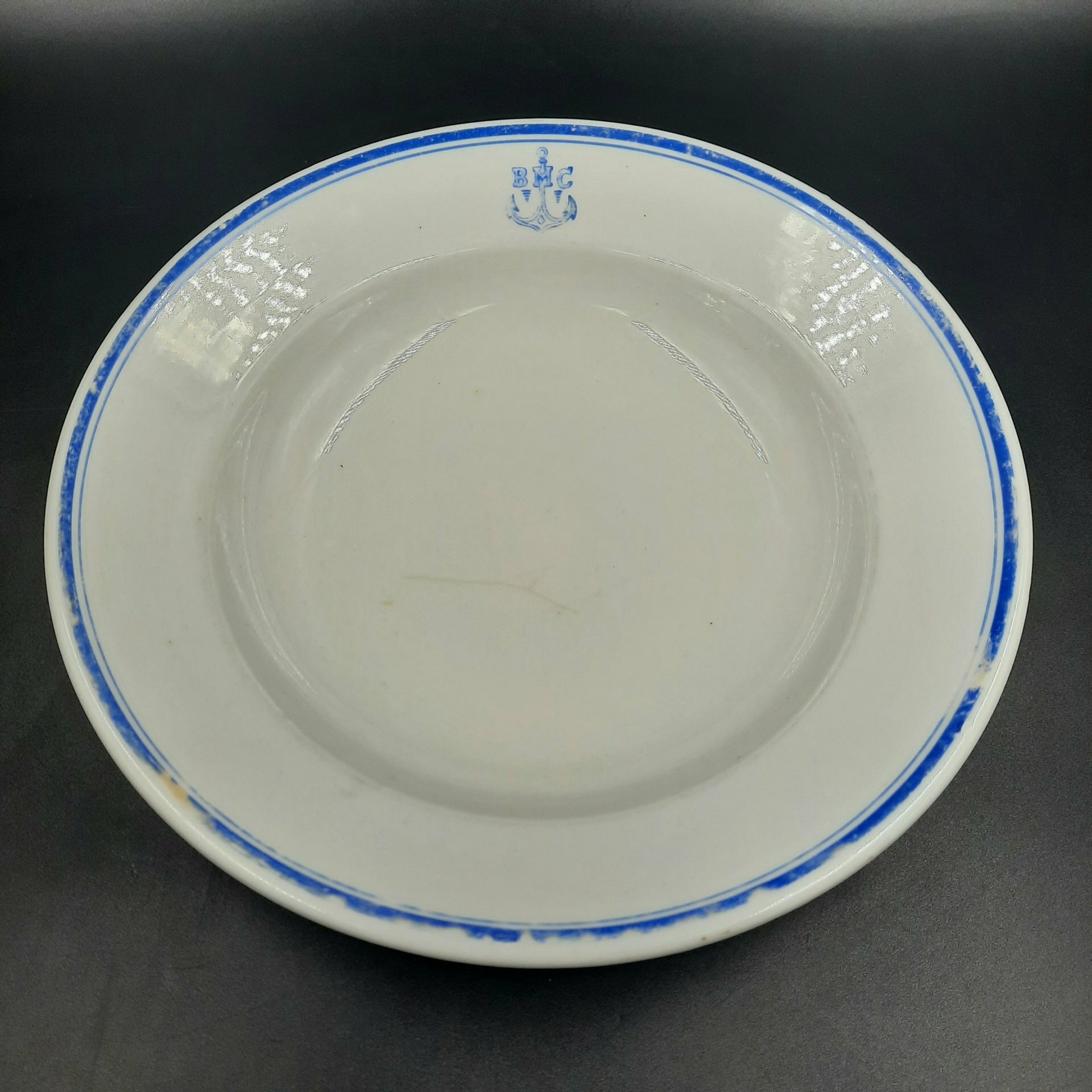 Тарелка суповая с эмблемой ВМС (Военно-морских сил СССР), фарфор, деколь, обводка