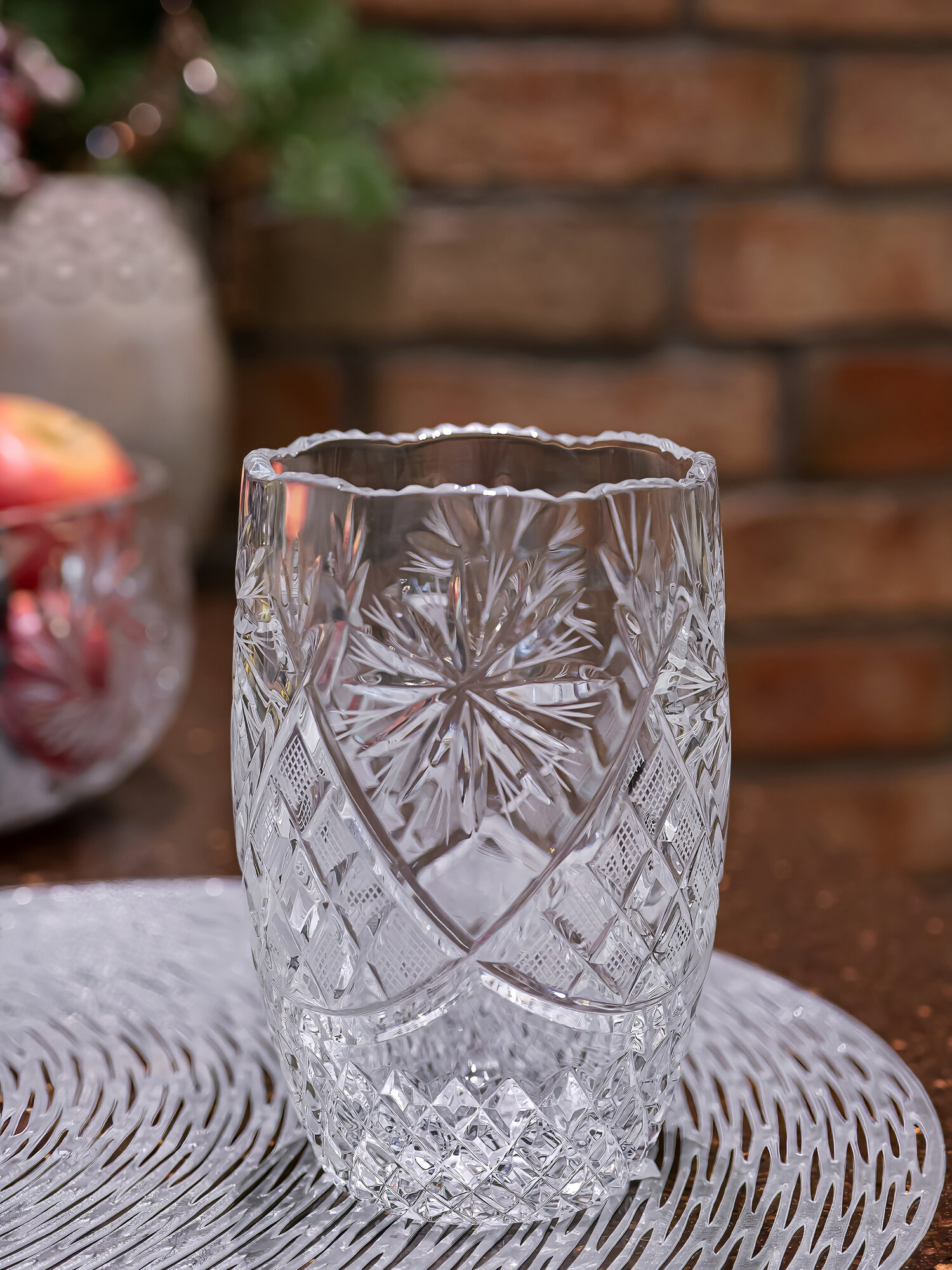 Ваза хрустальная для цветов, для декора и интерьера, Неман 3918/4 - 1000/82, высота 16 см.