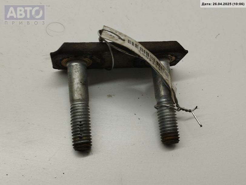 Кронштейн крепления Audi 80 B4 (1991-1996)