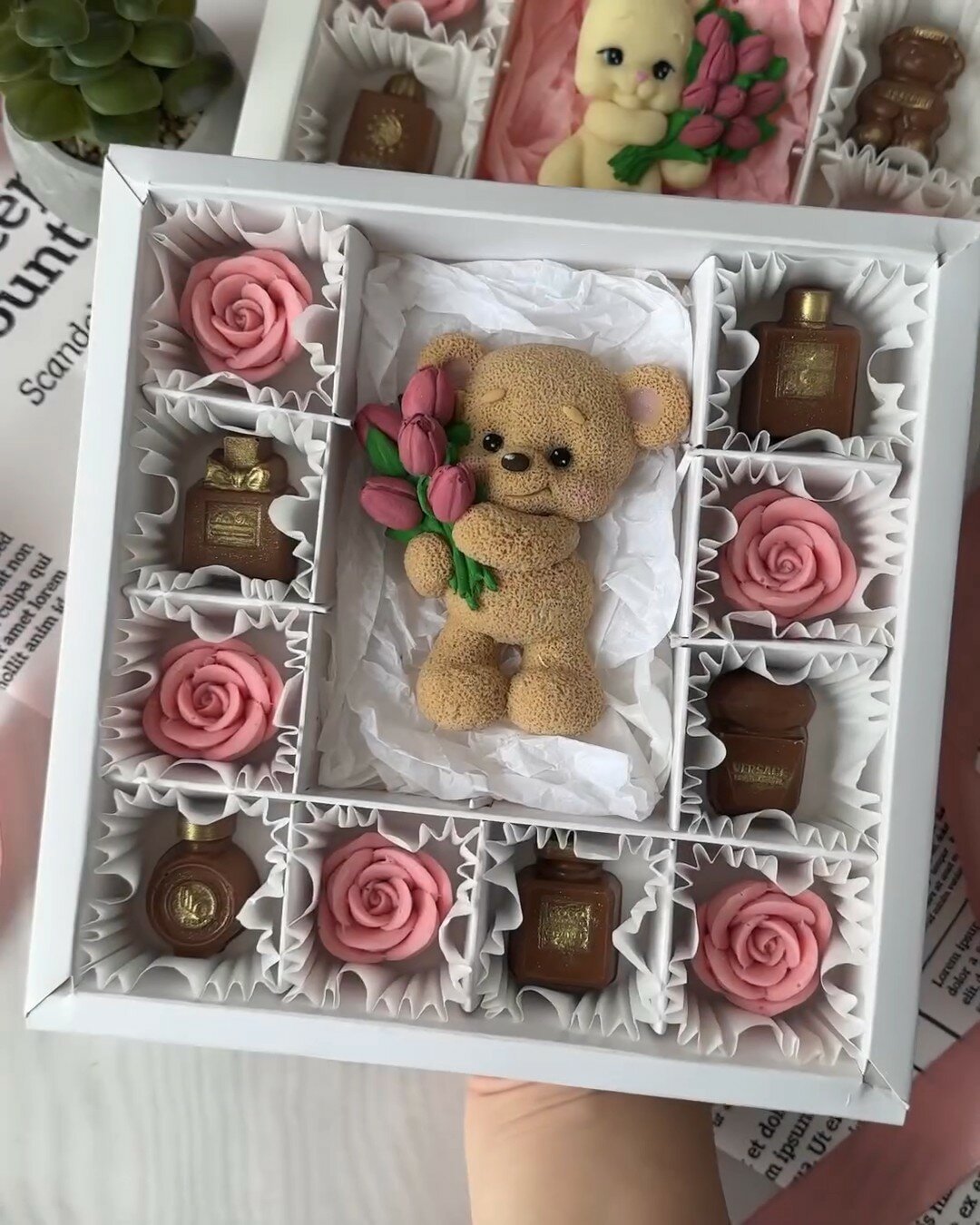 Конфеты Шоколад в подарок женщине, детям ShokoTrendy набор шоколадных конфет в коробке, 11 фигур