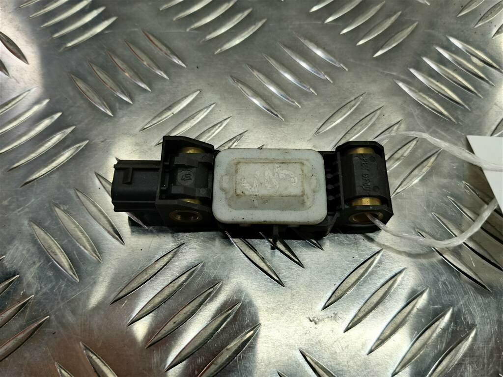 Датчик удара (AIR BAG) Б/У для MITSUBISHI COLT Z30 (2002—2012) MR587419