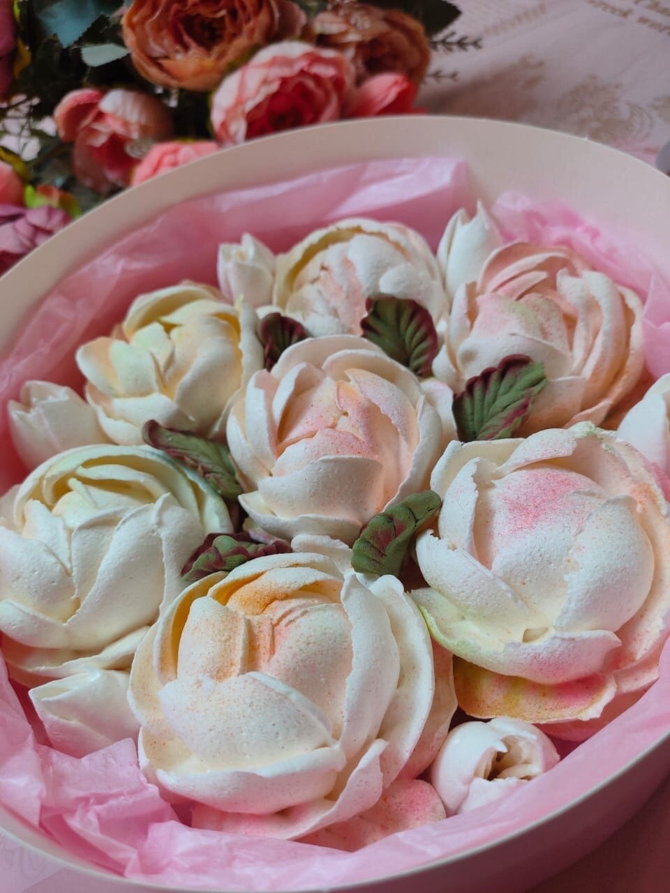 Букет пионов из домашнего зефира в коробке ", ручная работа, абрикос, 400 г, без ГМО, без ароматизаторов