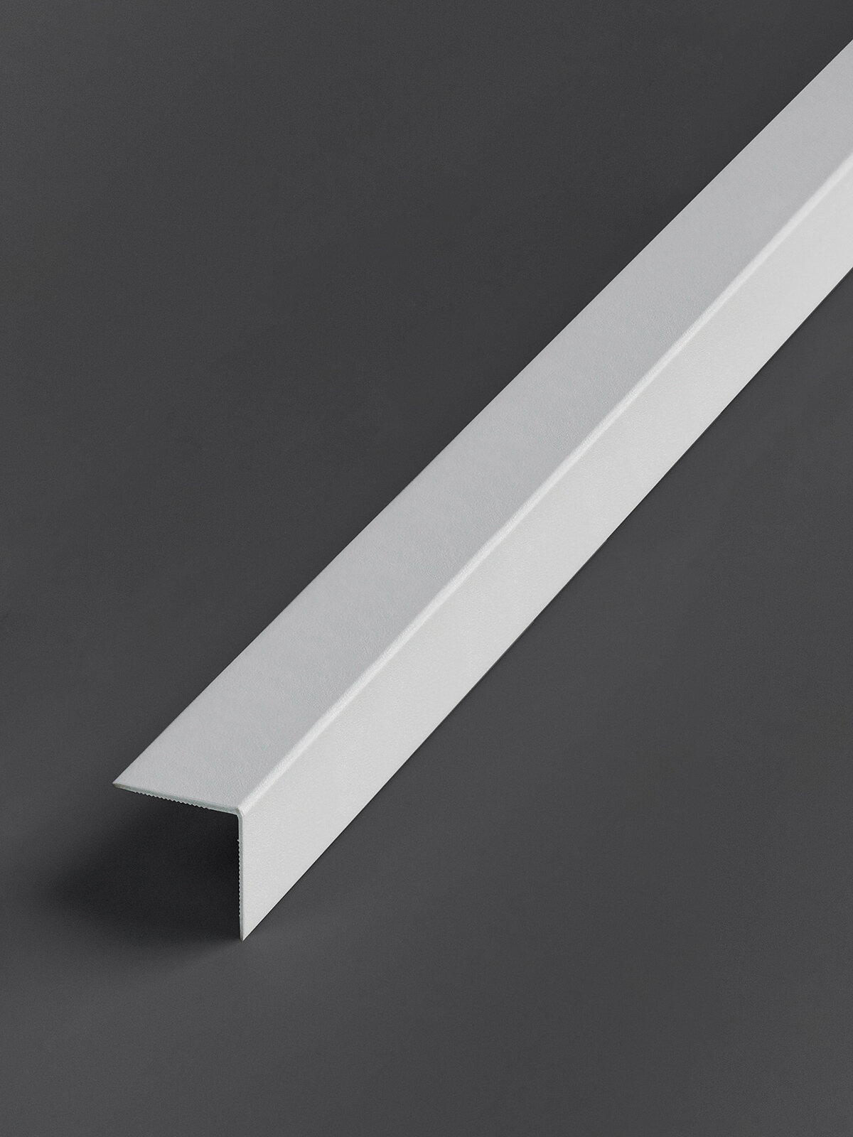 Уголок пластиковый 22х22 мм, длина 2,7 м, угол ПВХ для стен внешний Деконика, белый матовый 001