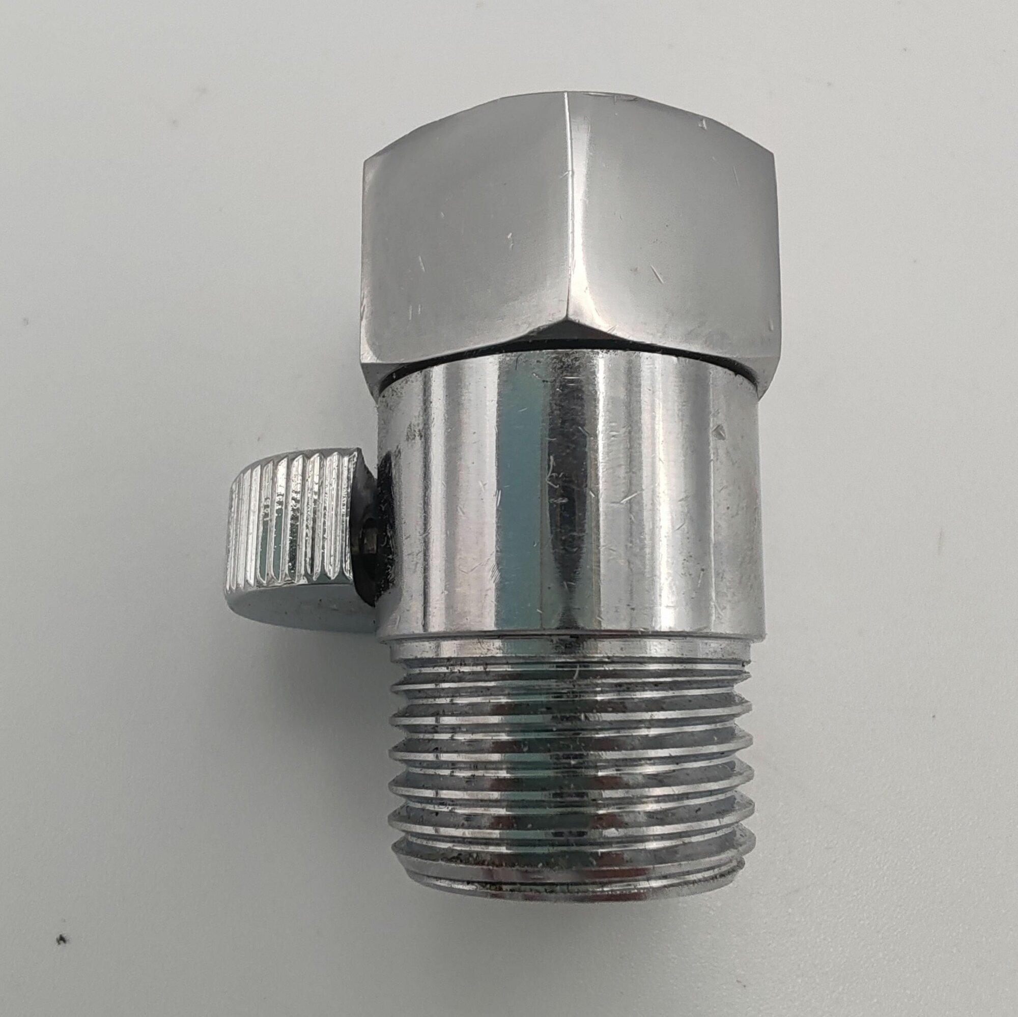 Запорный клапан для гибкой подводки 1/2 (Внут/Нар), Путь воды