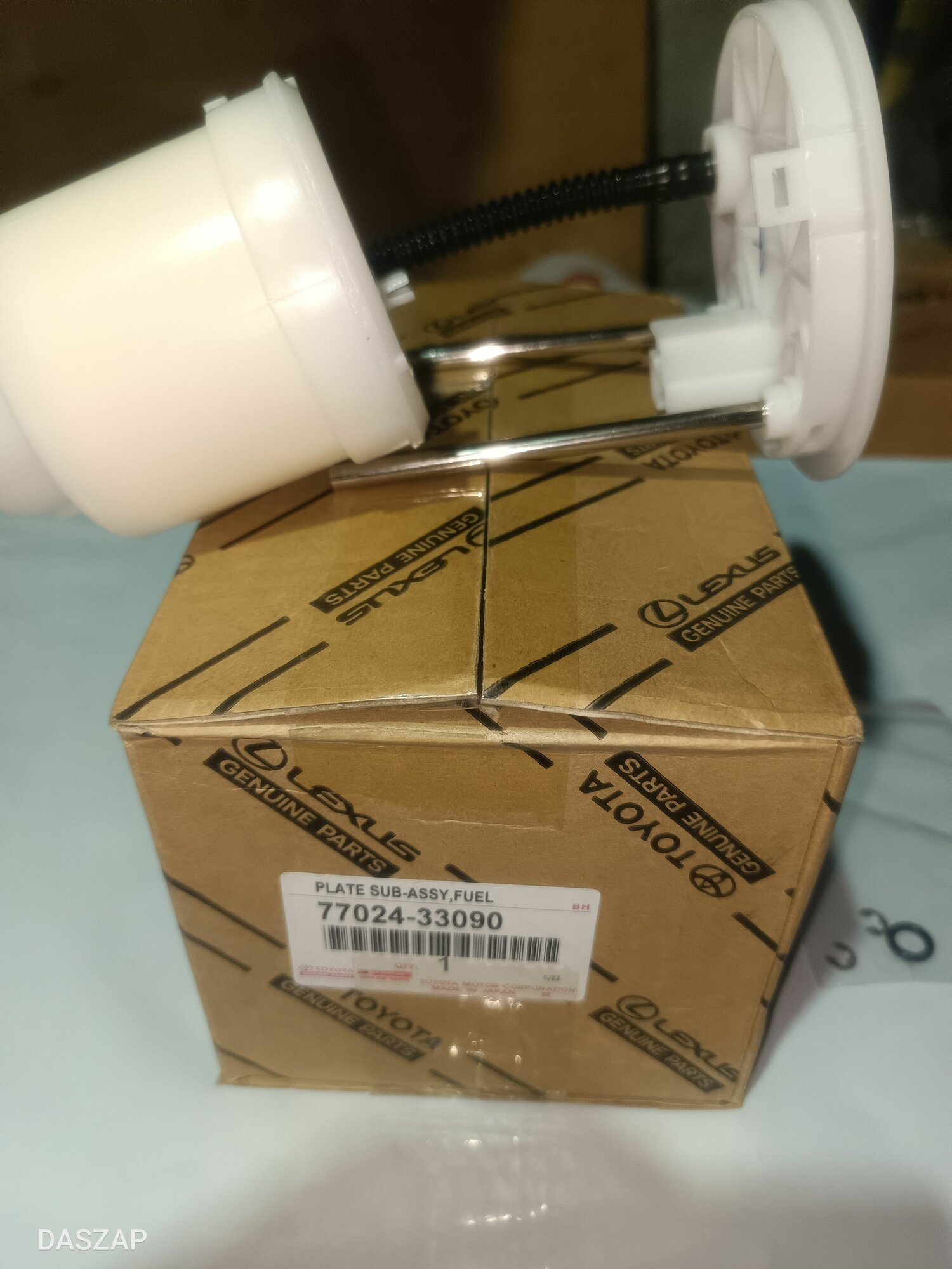 Toyota Фильтр топливный погружной арт. 7702433090. 1шт