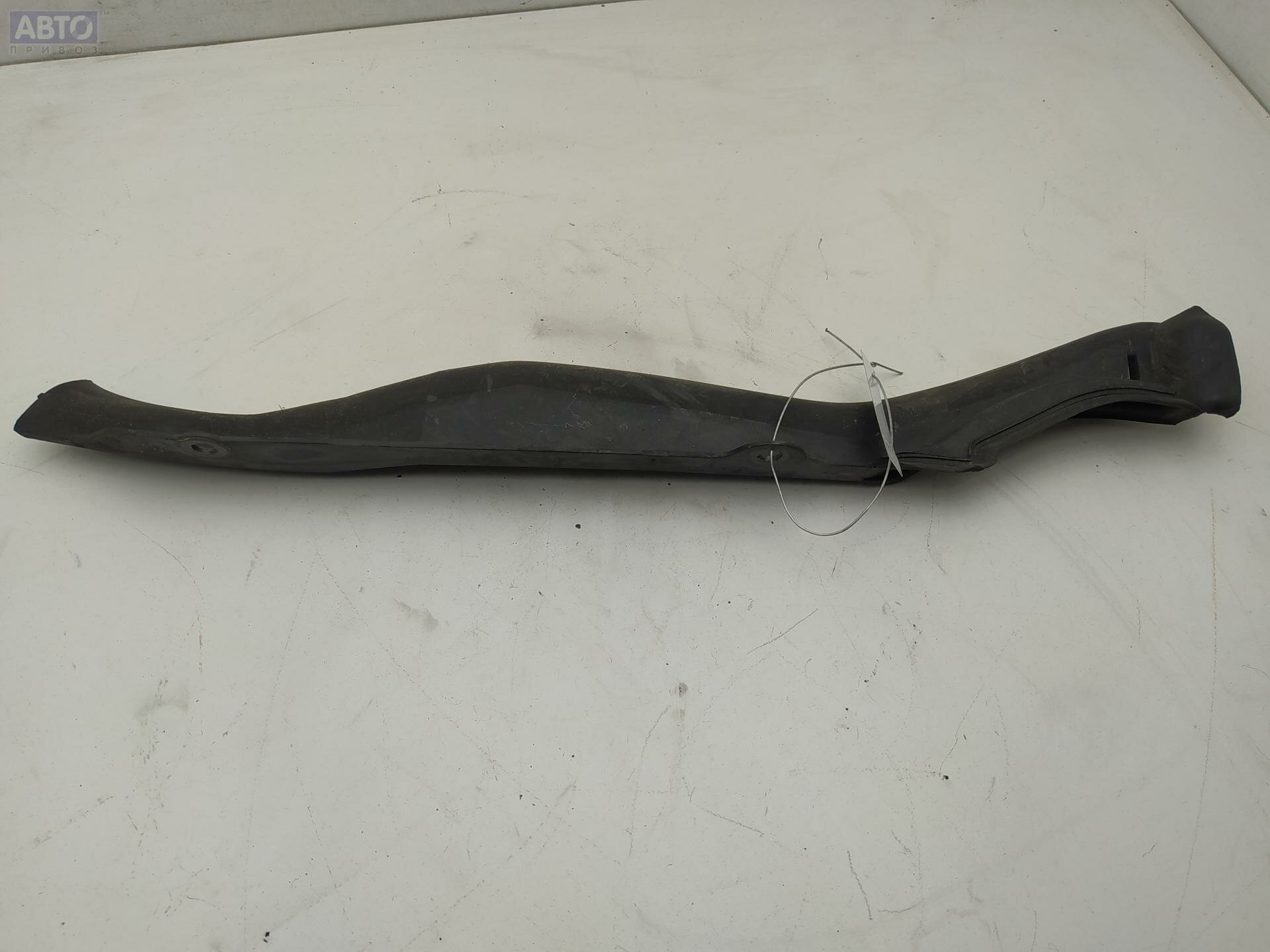 Уплотнитель капота Mercedes C-Class W202 (1993-2000)