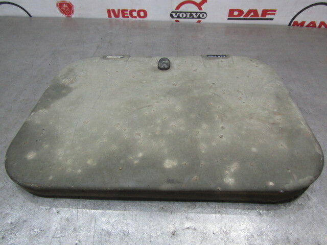 Люк кабины MAN TGX, TGA, TGS, TGM, TGL, сломано крепление ручки люка