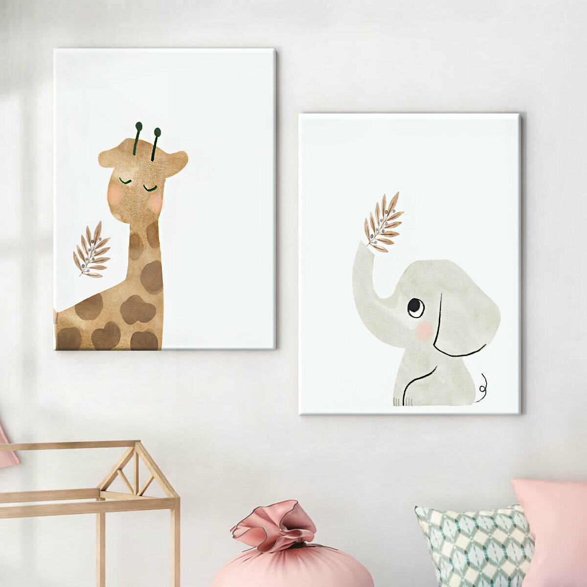 Картины на холсте 2 шт 50х70 см "Слоник и жираф, рисунок для детской", набор картин для интерьера на стену