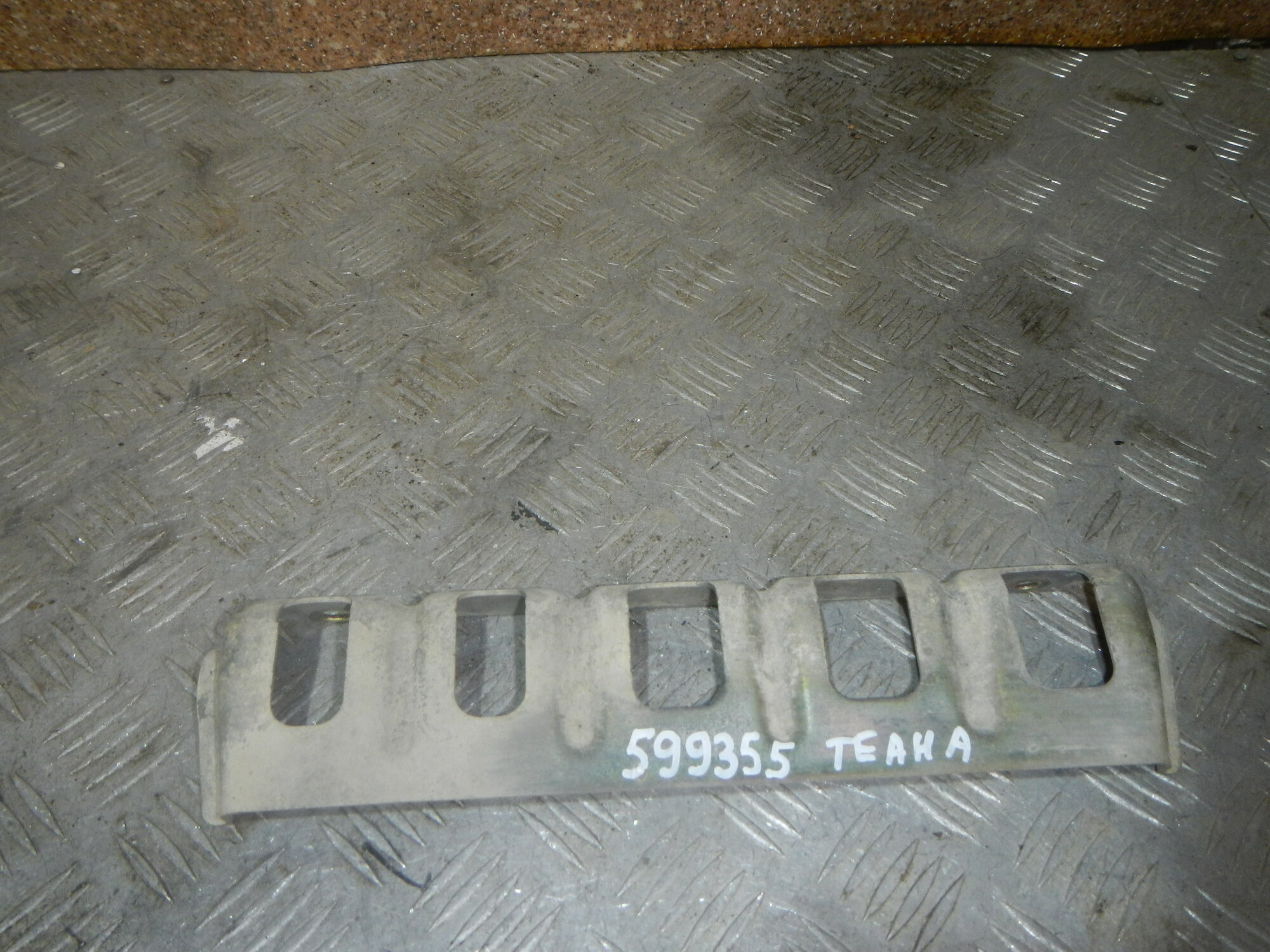 Б/У Кронштейн (сопут.товар), Nissan (Ниссан)-TEANA (J31) (06-08) NISSAN TEANA (J31) (06-08) QR20DE,впускного коллектора. ...