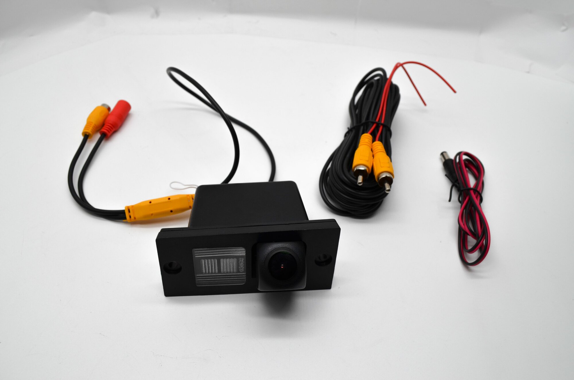 Камера заднего вида - Hyundai H1 Grand Starex 07-22 AHD 720P в штатное место