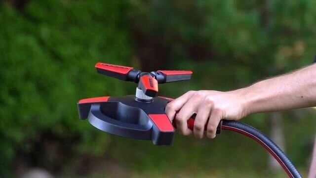 Дождеватель круговой 3-рожковый на подставке
