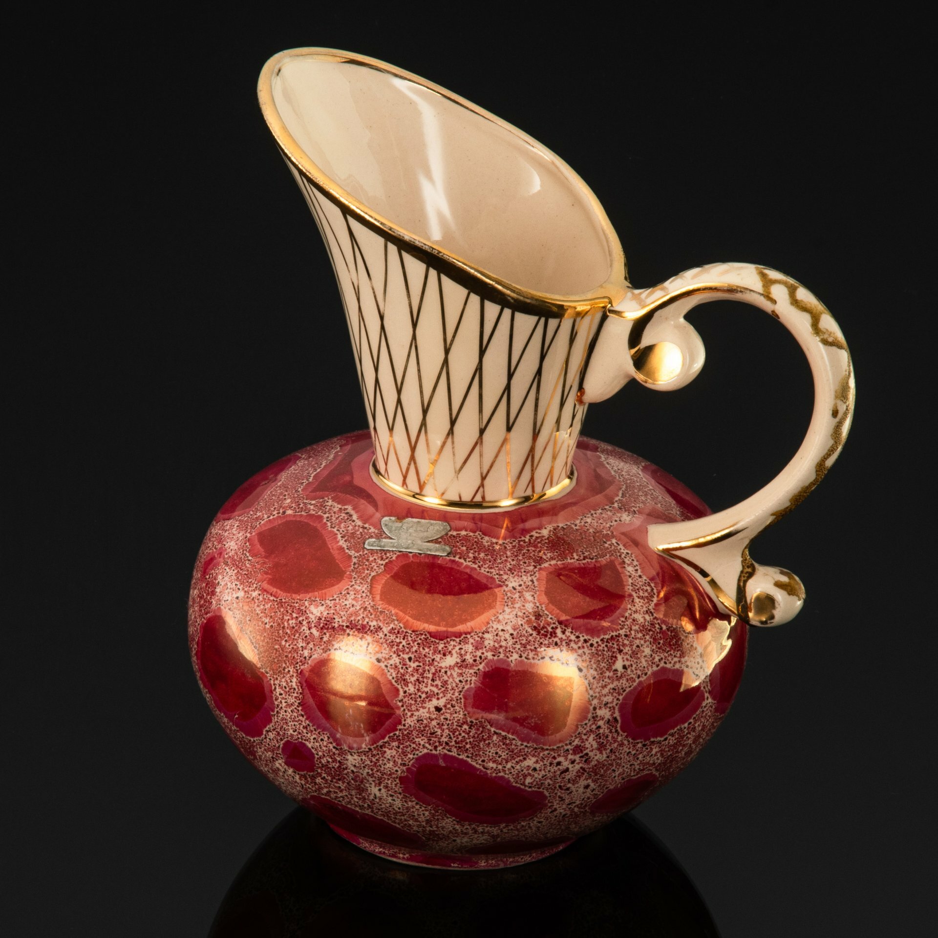 Кувшин для воды изящной формы, Laeken, керамика, золочение, Бельгия, 1950-1970 гг.