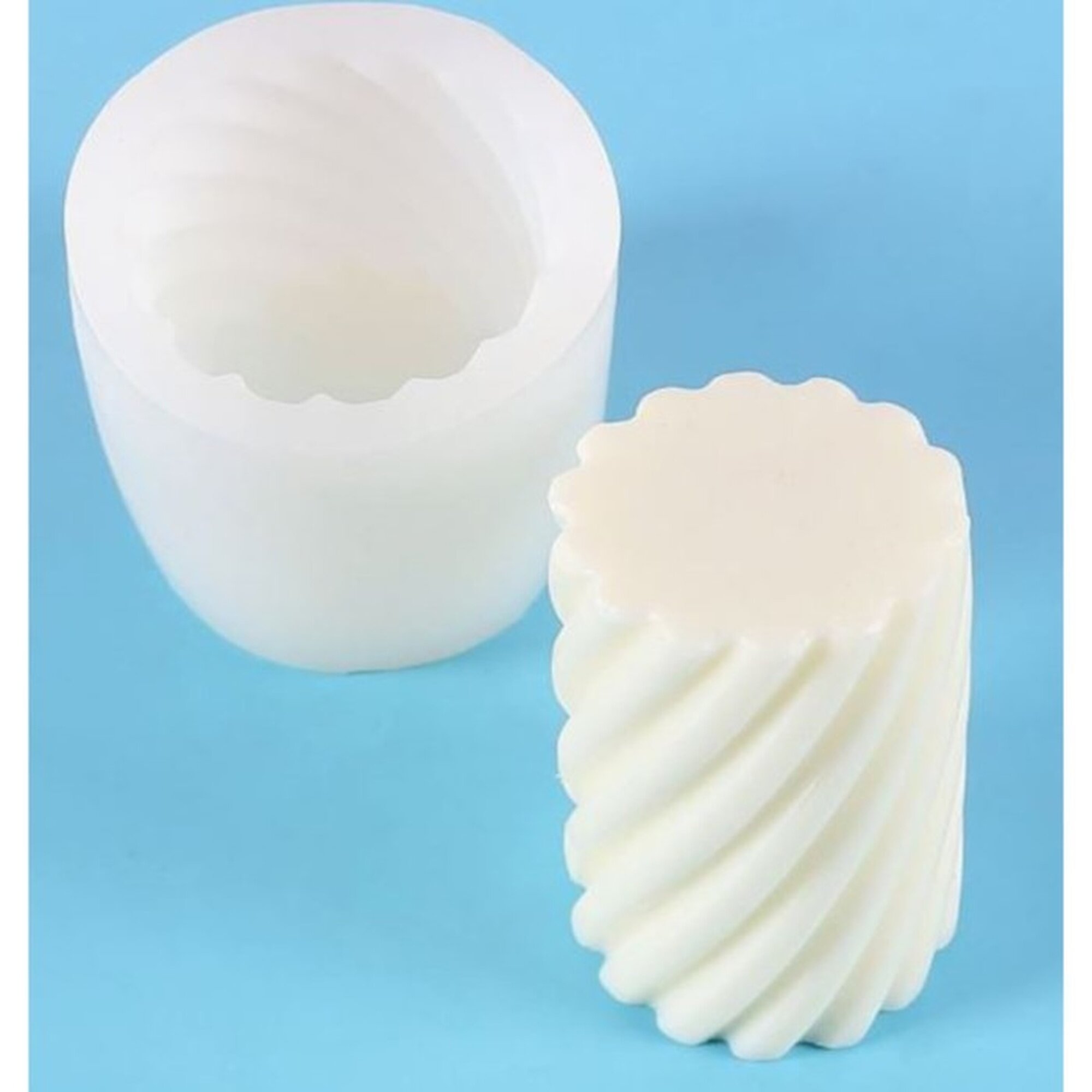 Молд для свечи Сима-ленд "Эрифила", силиконовый, белый, 6,3 x 8 см