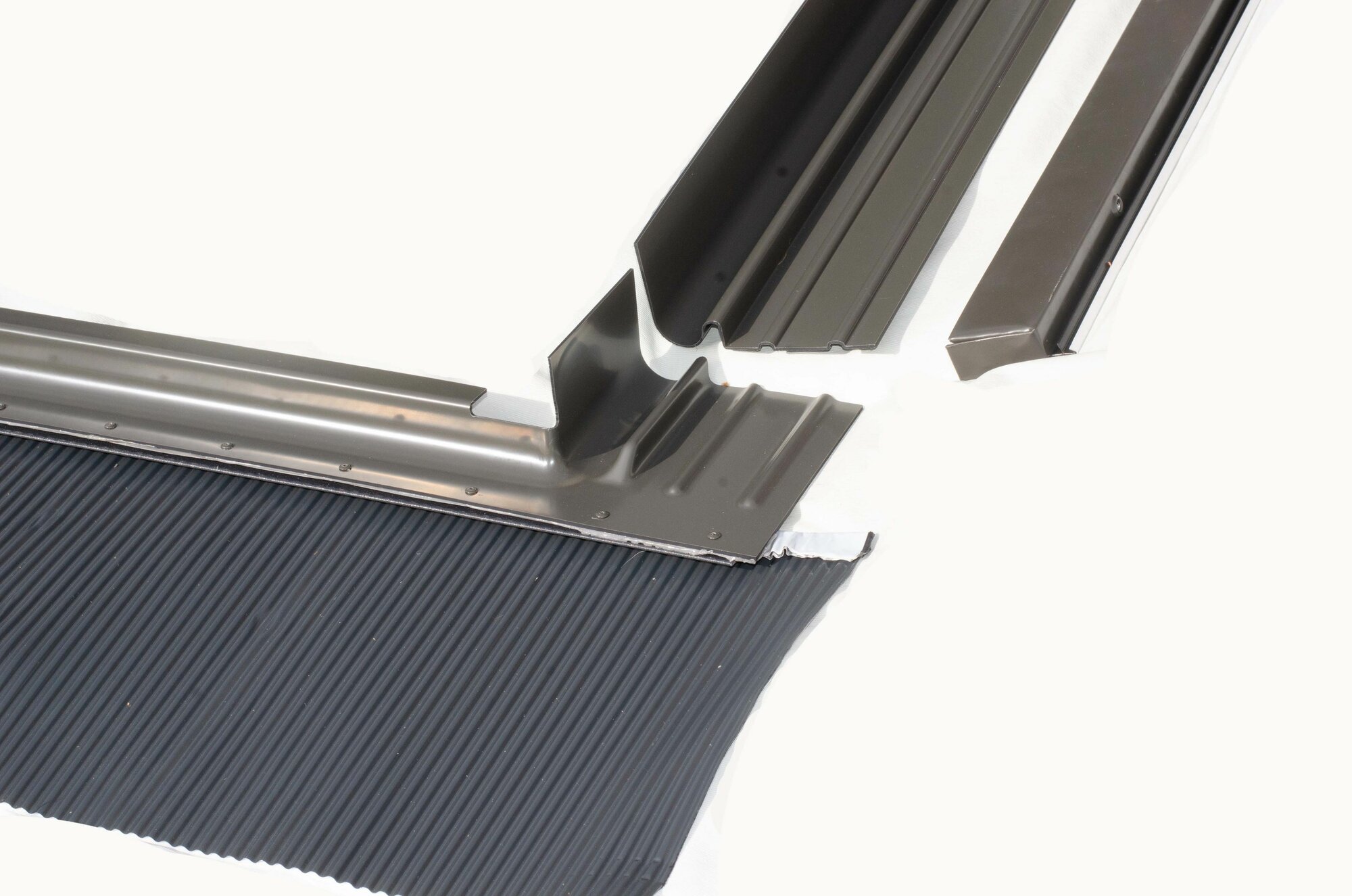 Оклад Fakro "ESV", алюминий, для плоской кровли, с клеевым слоем