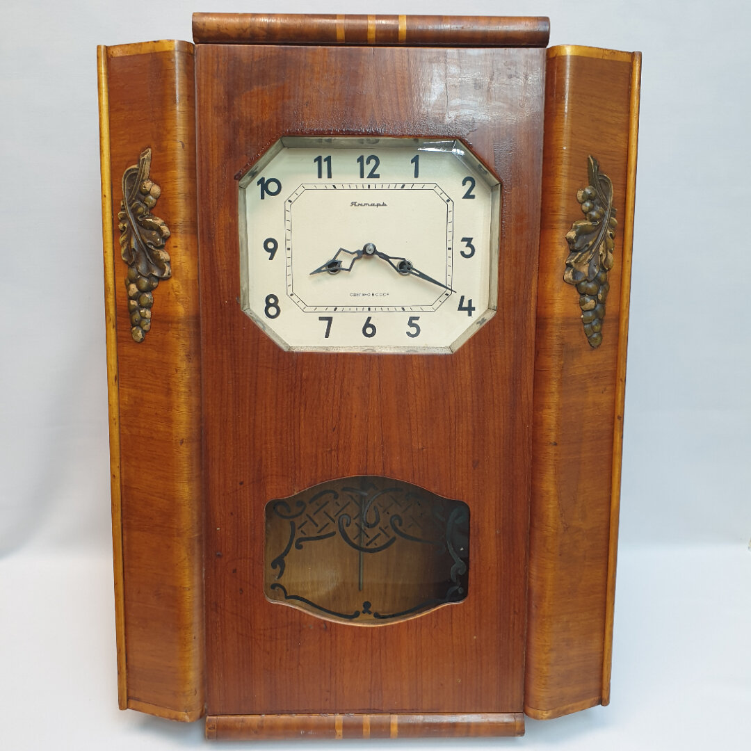 Часы СССР настенные деревянные с маятником и боем, механические, редкие советский, винтажный.