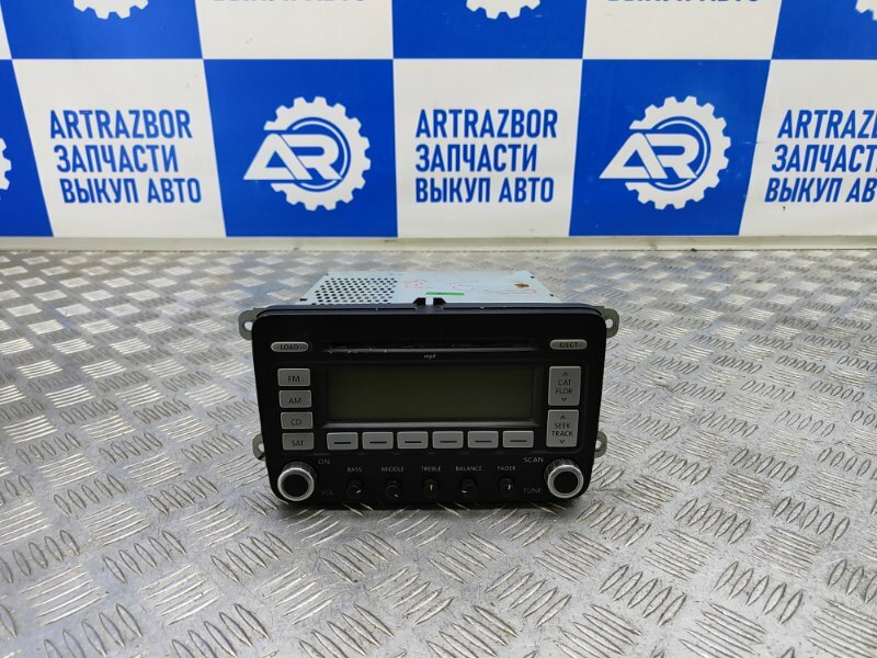 Б/У Магнитола Volkswagen Jetta 5 / Фольксваген Джетта 5 2.0 BPY 150 Л.С 2008