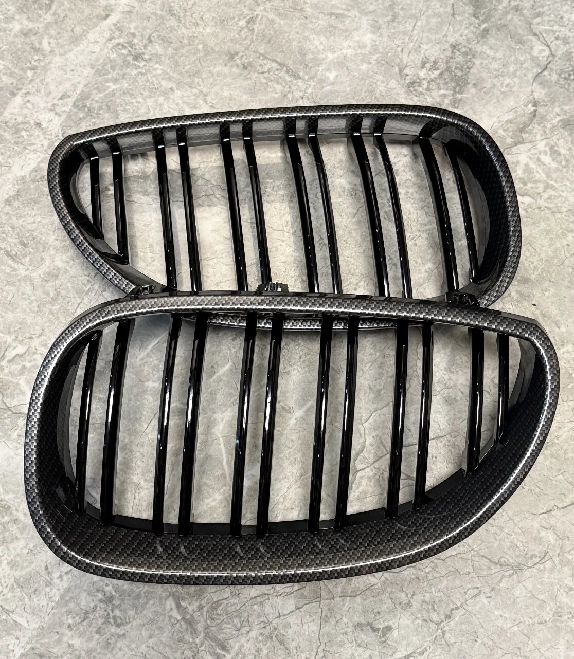 E60 E61 Глянцевая черная передняя решетка для BMW 5 серии E60 E61 M5 520I 535I 550I 2003-2010 Седан Автомобильная передняя решетка радиатора Carbon Pattern