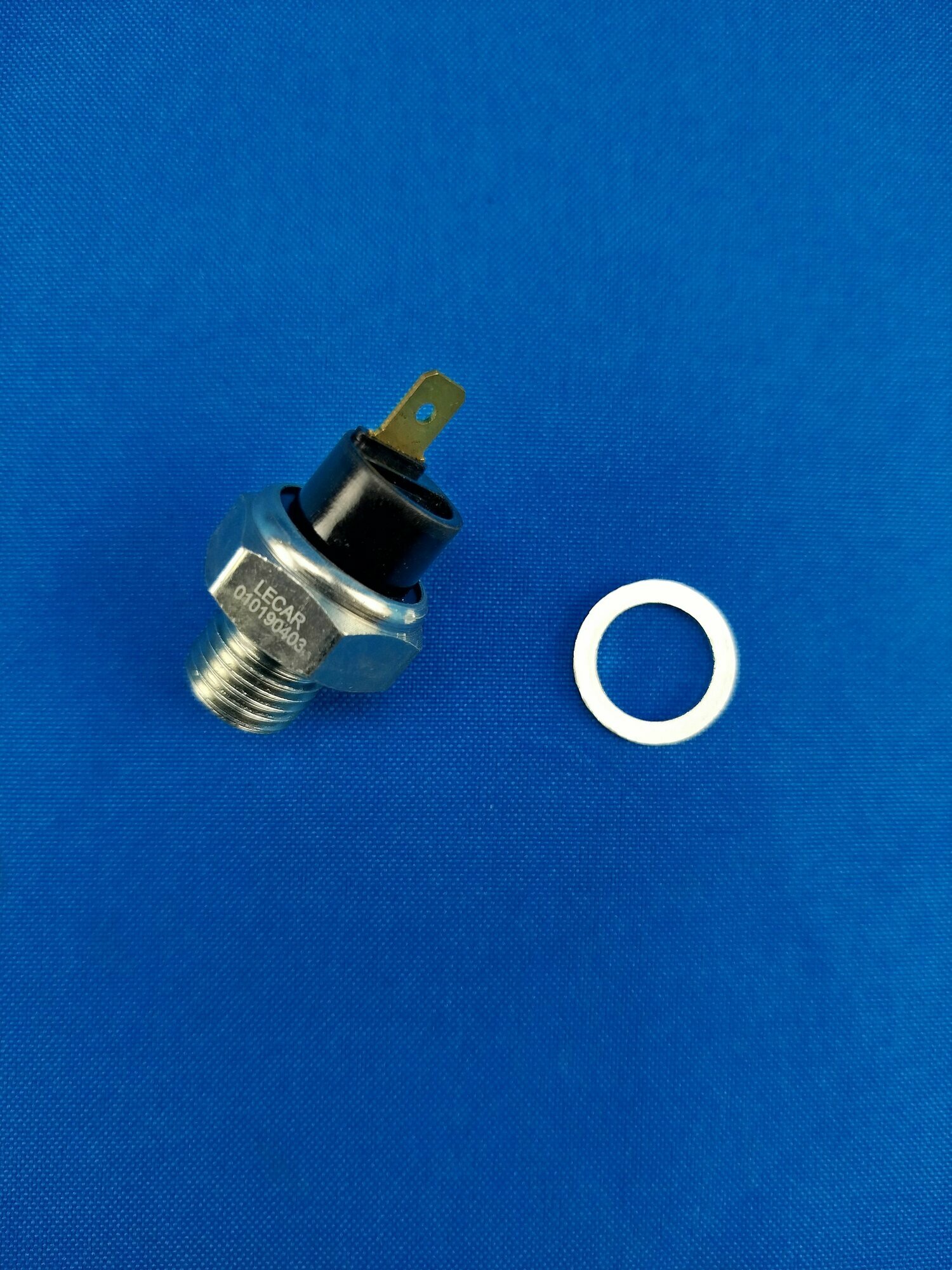 Датчик аварийного давления масла "LECAR" для автомобилей ВАЗ 2101-15, Шевроле-Нива