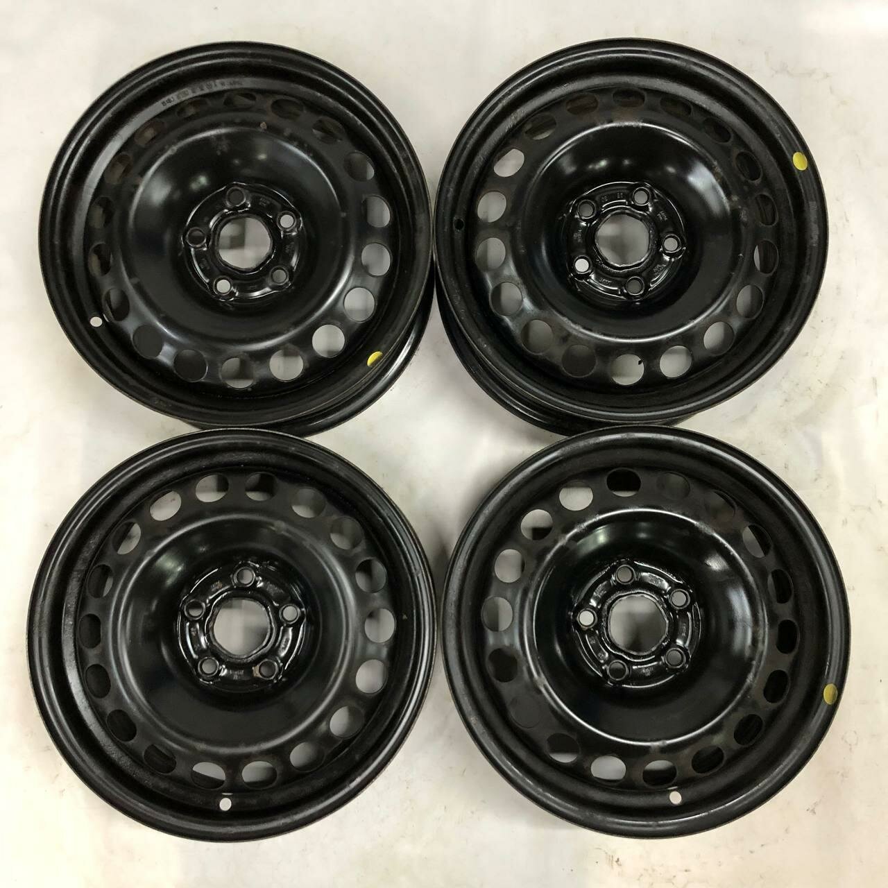 Колесные диски Штампованные 15x6 PCD 5x105 D56.6 ET39 (оригинал)