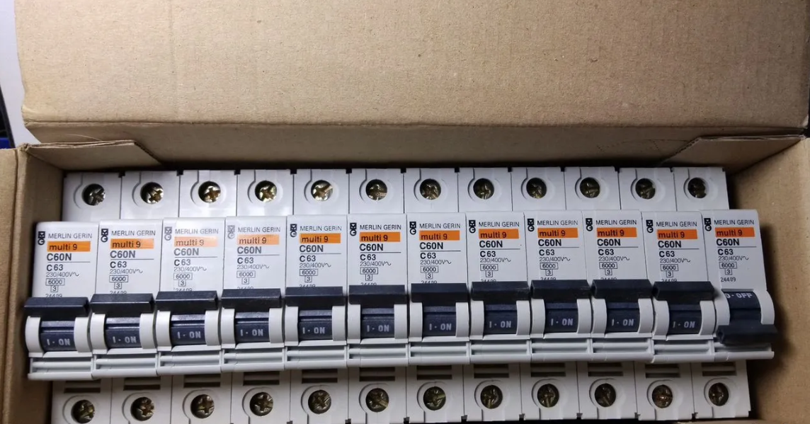 24409 Автоматический выключатель Multi9 C60N 1P C 63A Schneider Electric (Merlin Gerin)