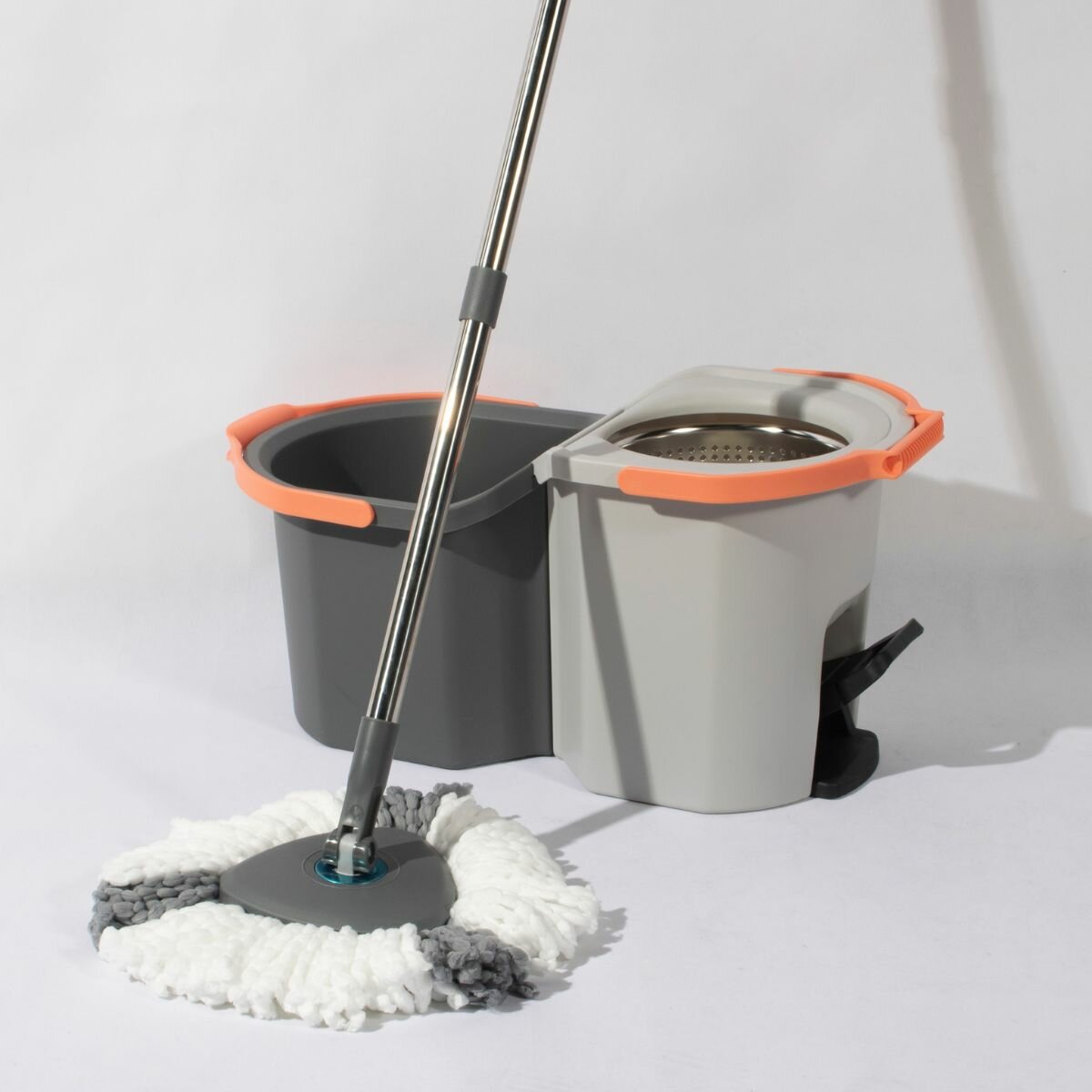 Швабра с ведром и педалью 2 в 1 с отжимом и центрифугой, треугольная, с насадками из микрофибры