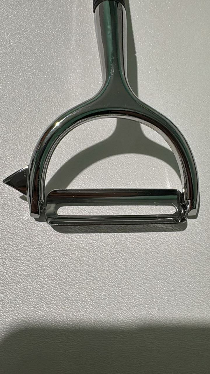 Овощечистка металлическая универсальная для овощей и фруктов длина 15 см