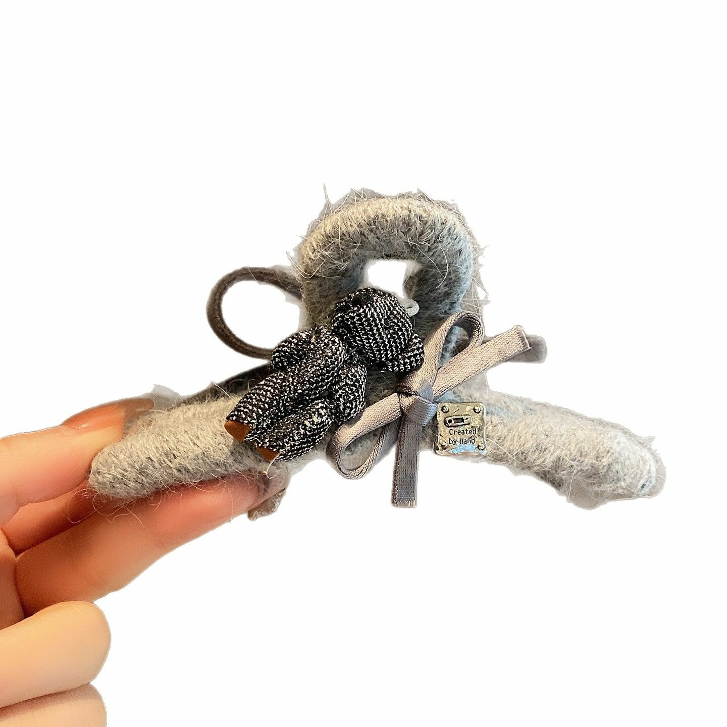 Заколка-медвежонок серый вязаный бант осень элегантность