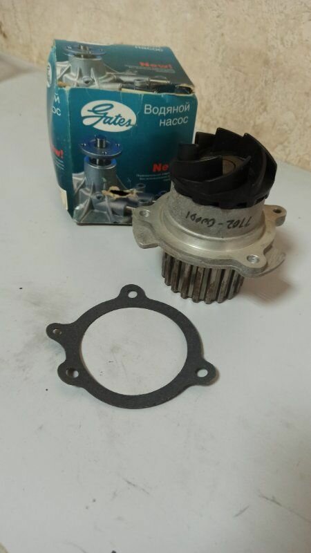 Насос водяной (помпа) ВАЗ 2112 1999