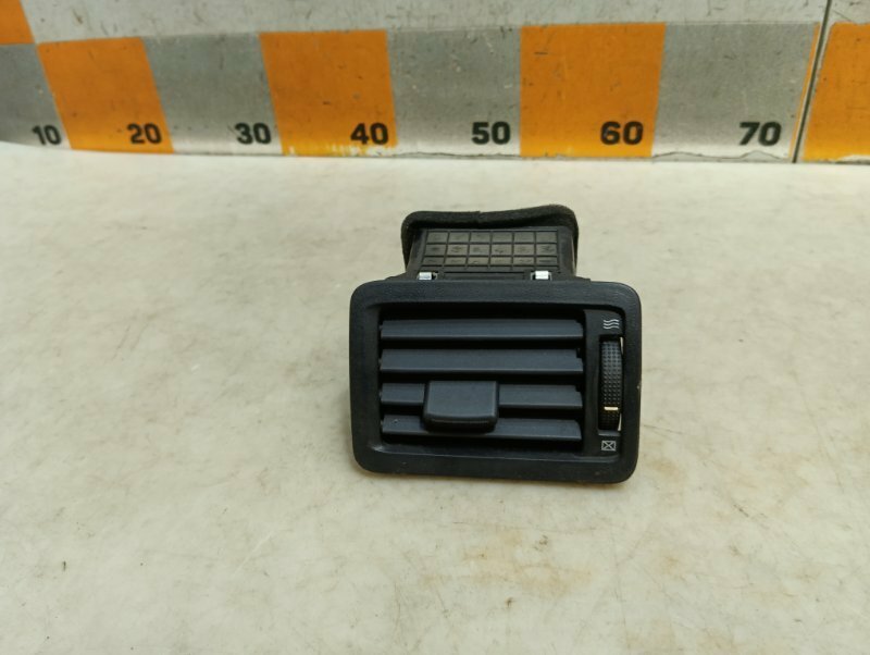 Б/У Дефлектор воздушный Hyundai Tucson 2006 JM Прав. 466197 Hyundai-KIA арт. 974902E000