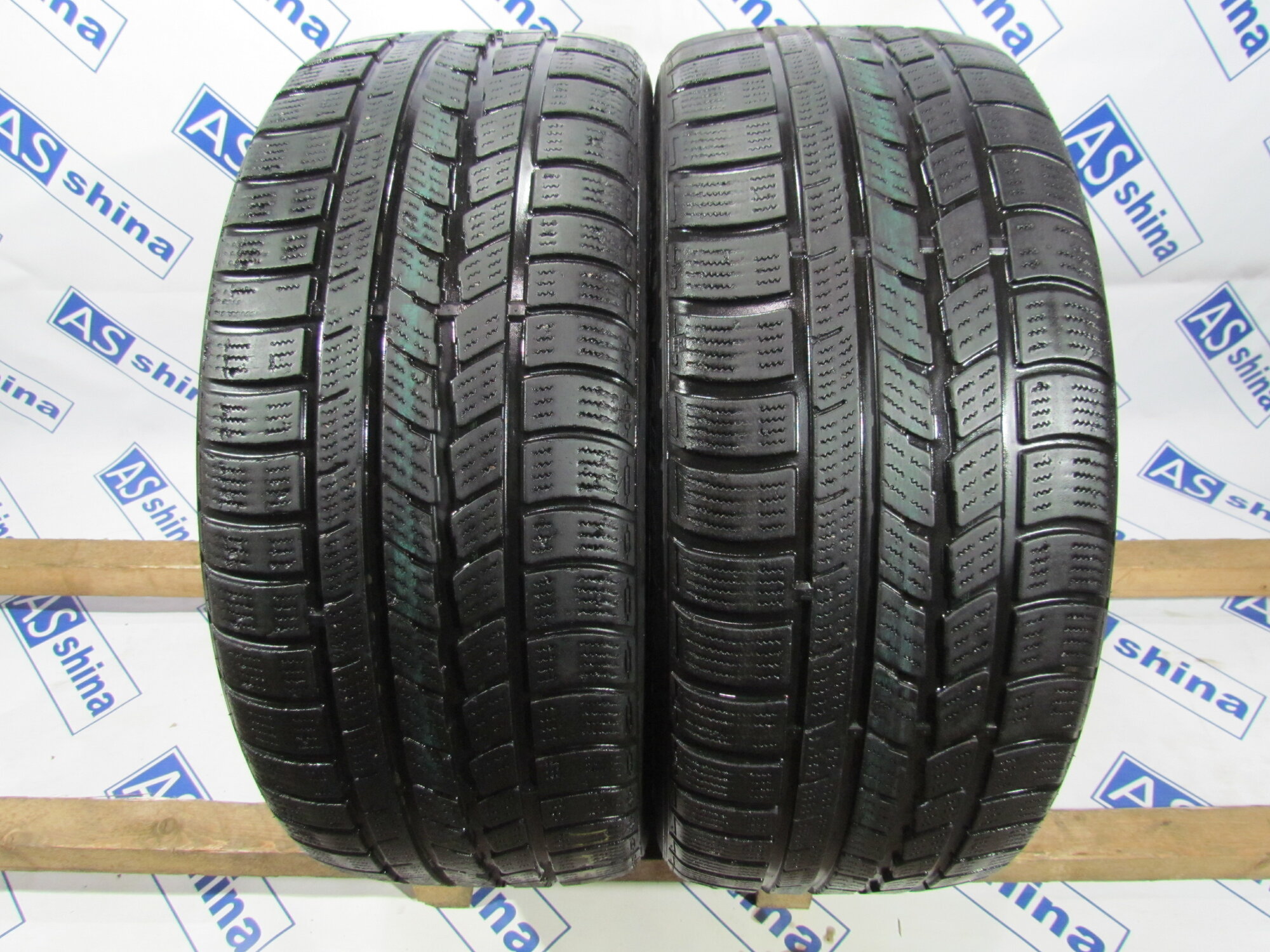 Комплект (2 шт) Nexen Winguard SPORT 245 45 R18 зимние БУ шины 10-20% износ , артикул 0015210
