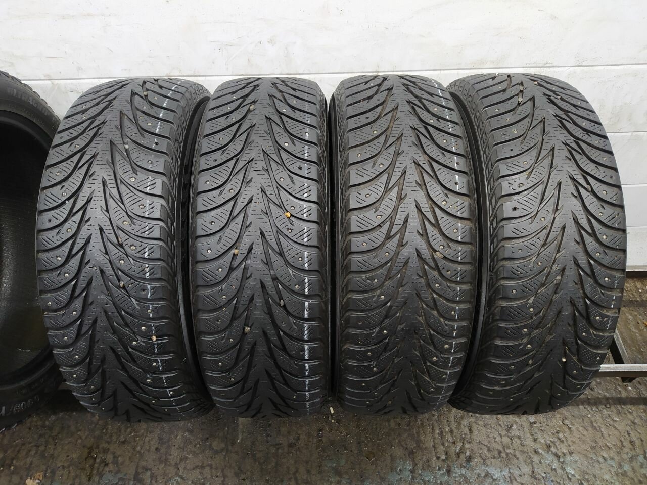 Зимние БУ шины шипованные Yokohama Ice Guard IG35 235/65 R17 25.0% износ PT0007480 TSB045348