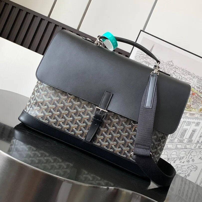 Маленькая сумка-мессенджер Goyard Citadin: портфель — стиль, трансформируемый ремень, идеально подходит для повседневного использования в городе