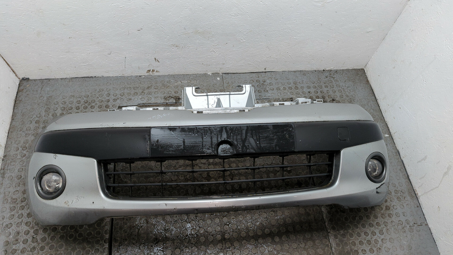 Бампер передний Nissan Note E11 Б/У