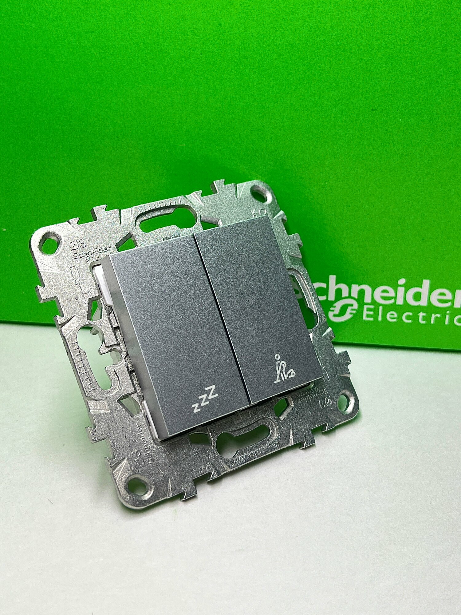 Выключатель кнопочный "Не беспокоить + убрать номер" алюминий Schneider Electric NU521730 Unica New